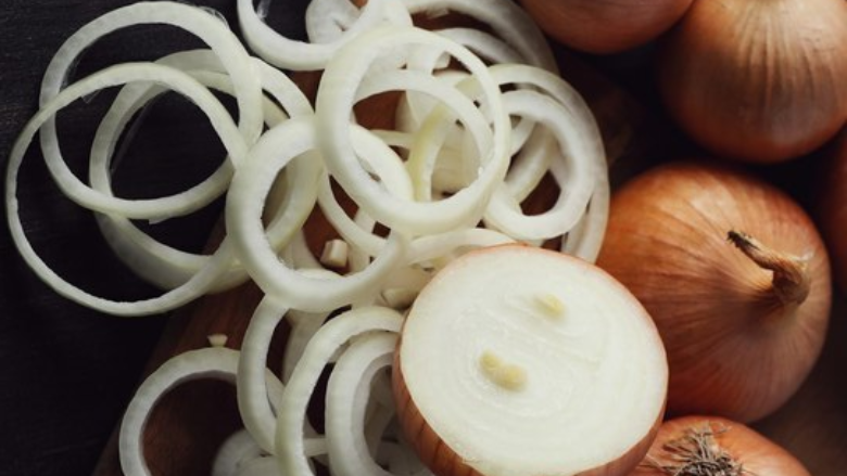 Major Chains Pull Onions Due to E. coli Concerns After Taylor Farms ...