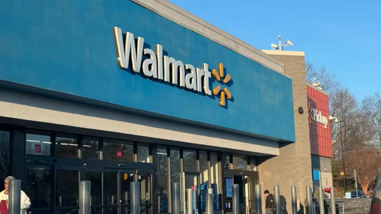 Walmart to Remove 11 Colorants, 30 Additives From Store-Brand Foods | Food Safety